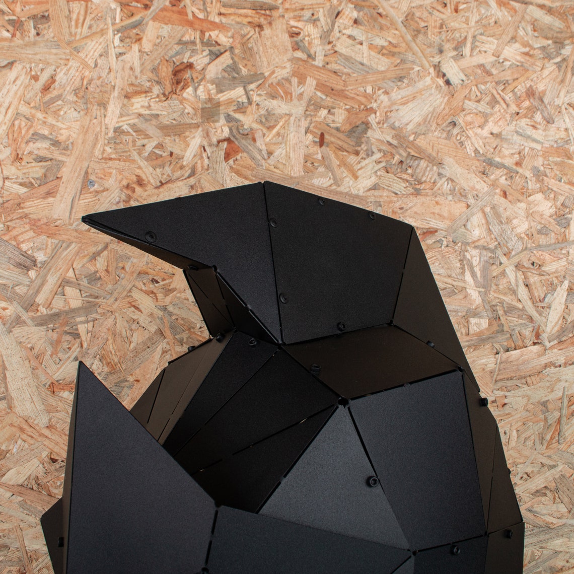 Modern Spartan Helmet Metal Desktop Sculpture 3D Spartan Helmet Art ...