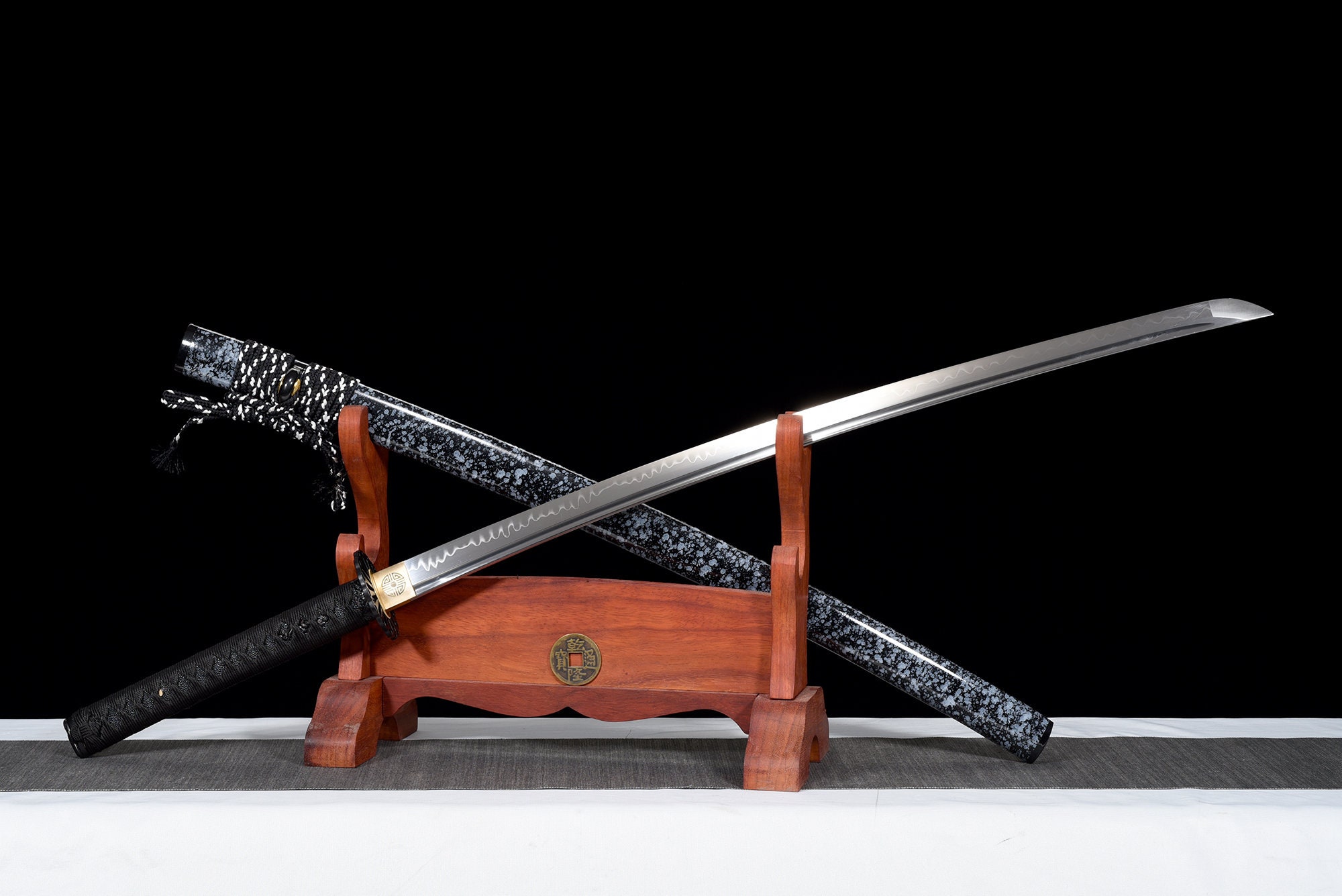 Cold Snow Katana, T10 Clay Tempere Blade With Snowflake Scabbard ...