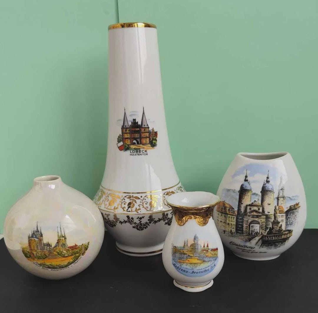 Pequeños jarrones de souvenirs alemanes antiguos: Lübeck, Erfurt ...