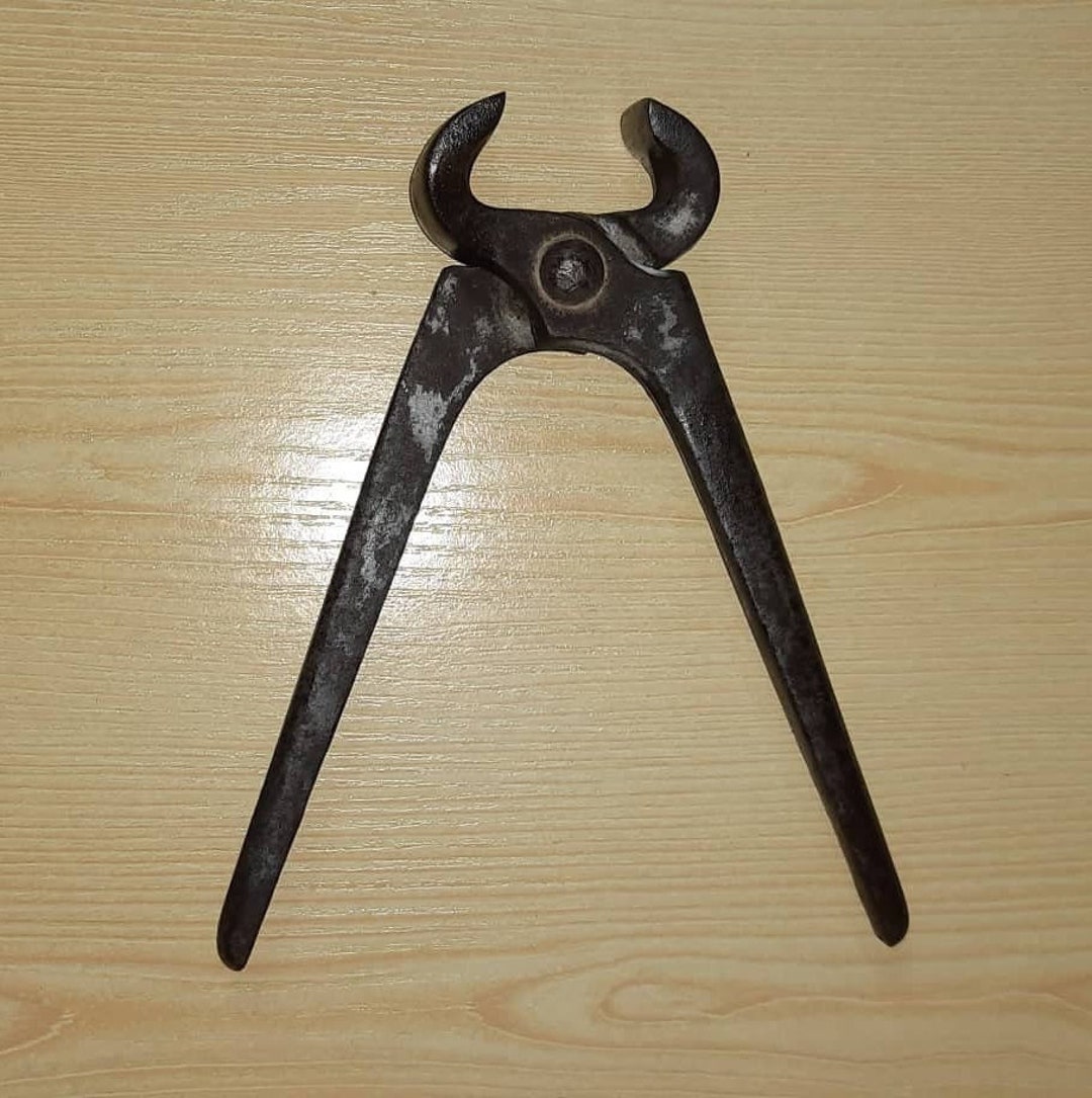 Vintage Iron Pliers. Primitive Tools. Metal Tools. Vintage Pincers ...