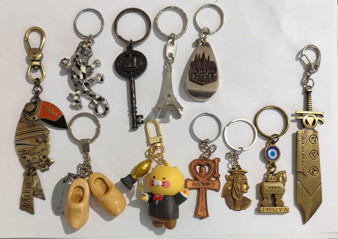 Souvenir Key Holders From Anekke, Italy, Spain, Egypt, Turkey, S. Korea ...