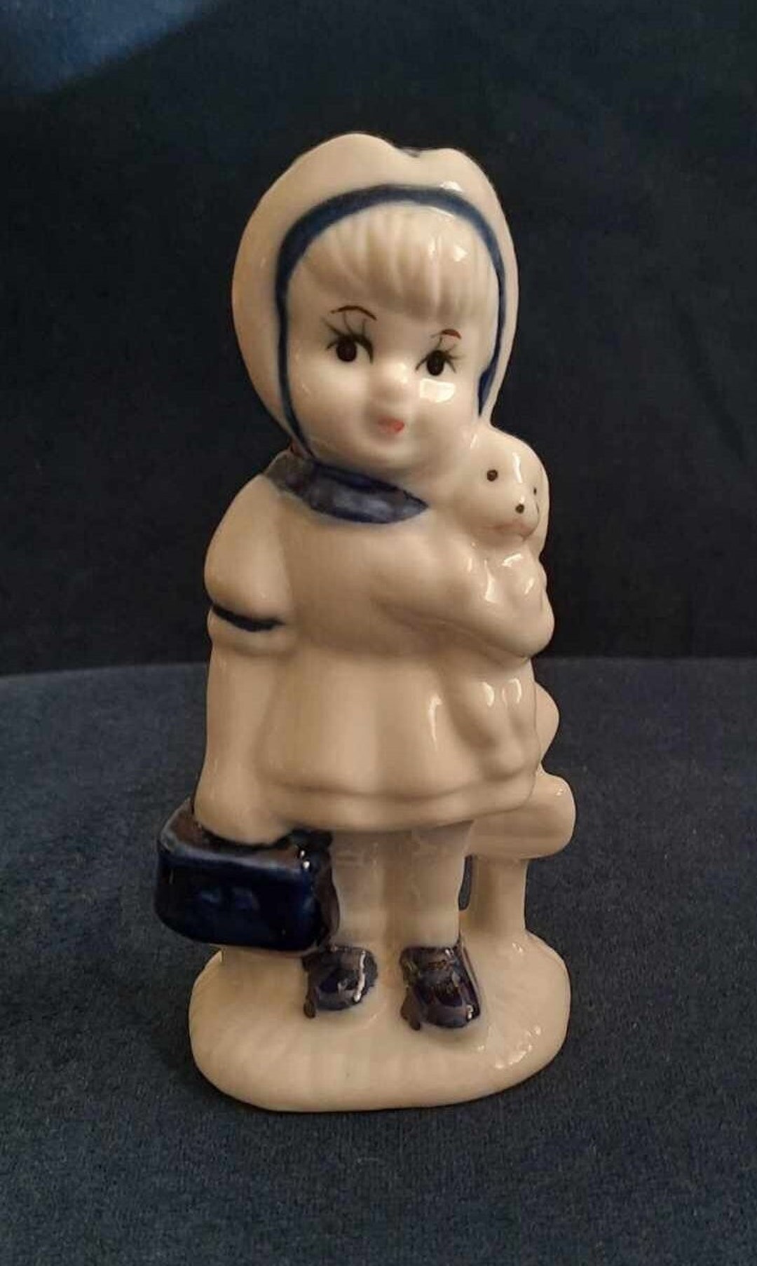 Medium 4 Delft Blue Figurine. Miniature Figurine of a Girl. Delft Blue ...