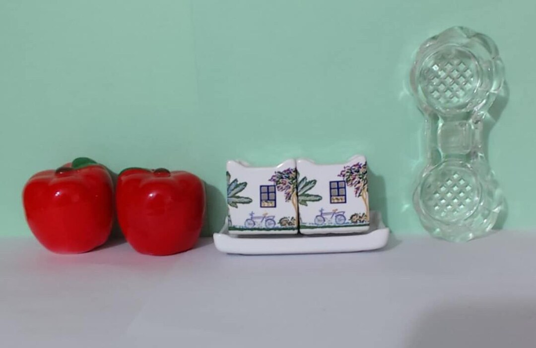 Vintage Salt and Pepper Shakers. Turkish Salt and Pepper Shakers From ...