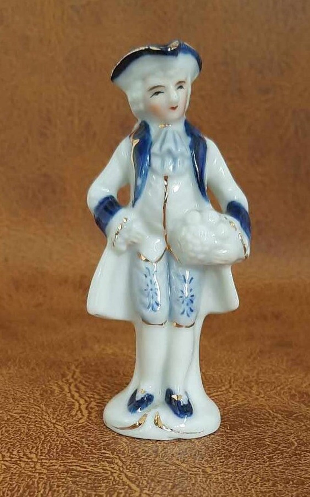 Small Porcelain Figurine of a Nobleman. Vintage 4 Victorian Figurine ...