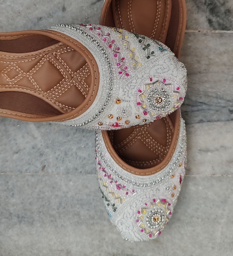 Women Khussa Embroidery Work Jutti, Punjabi Jutti, Punjabi Jutti ...