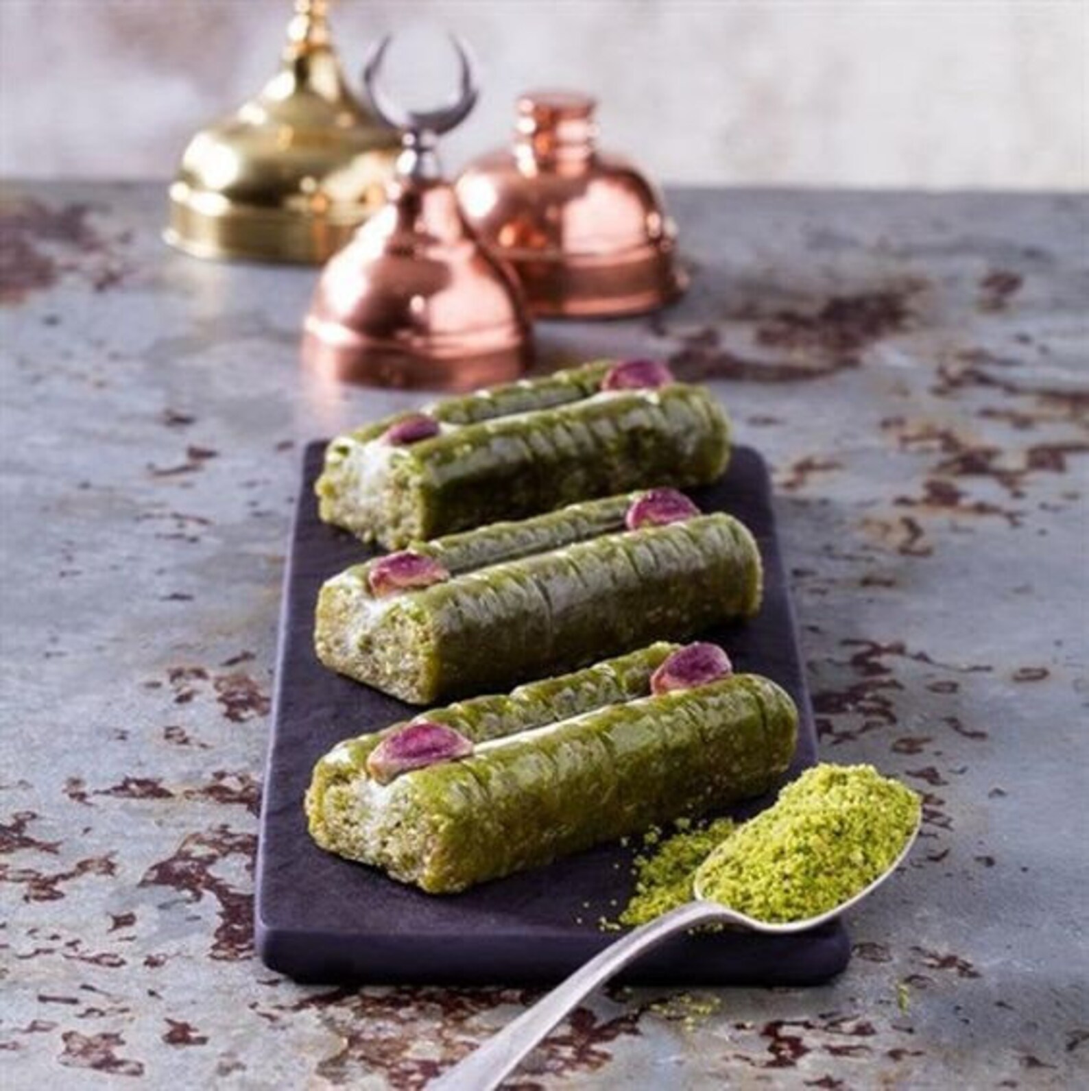 Baklava, Turkish Baklava, Pistachio Wrap Roll Turkish Baklava, Rolled ...