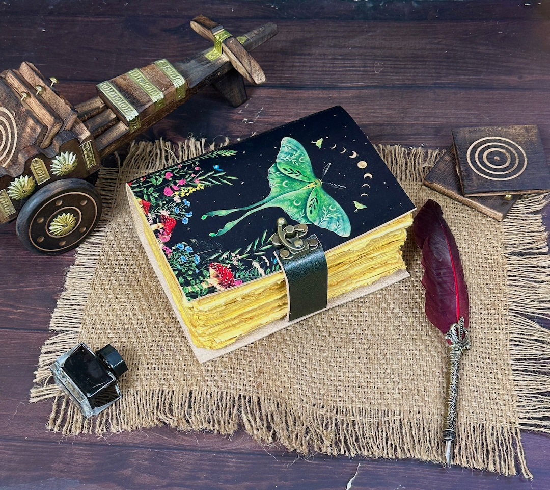 400pages Blank Spell Book of Shadows Journal With Lock Clasp Vintage ...