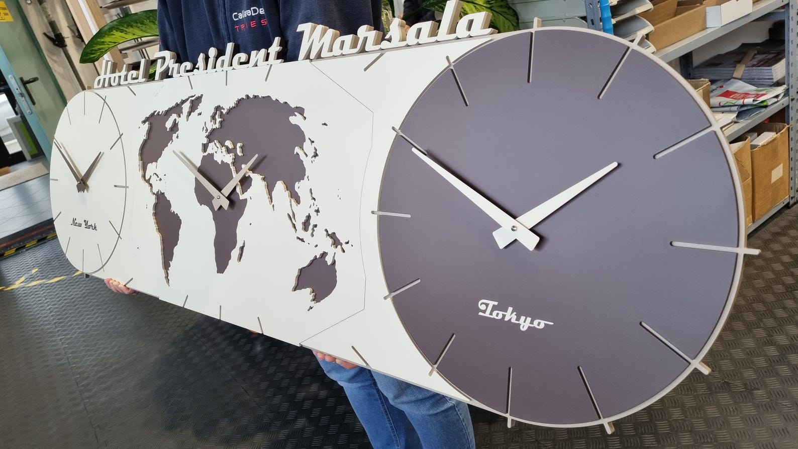 World Time Zone Wall Clock - Customizable Time Zones and Colors ...