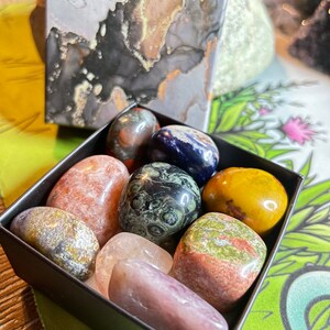 Mystery Crystal Box Tumbled Stones, Rocks, & Minerals Gift Box ...