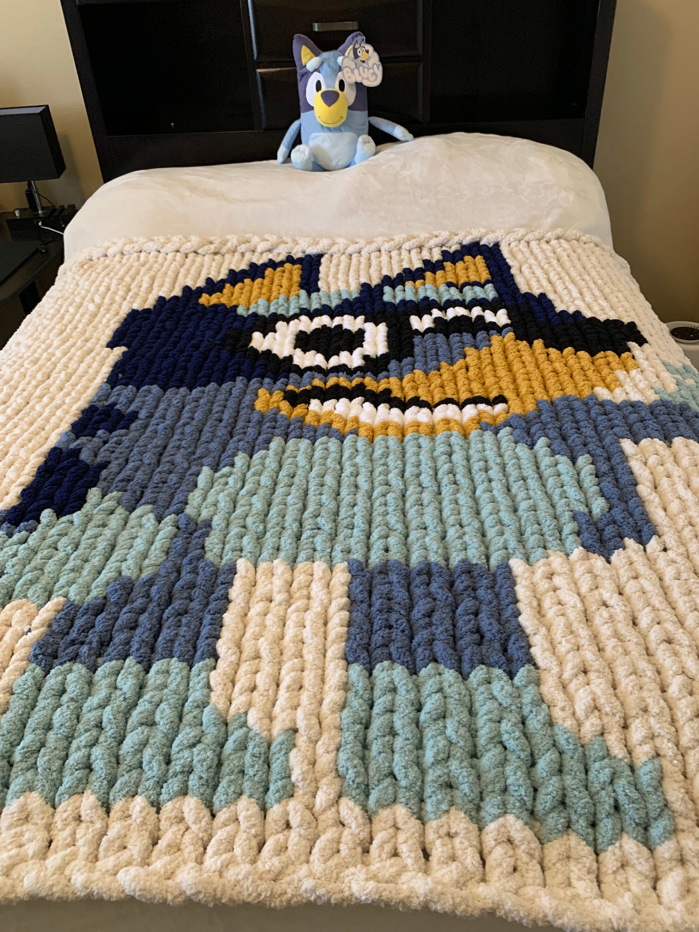 Bluey Hand Knitted Chunky Blanket - Etsy