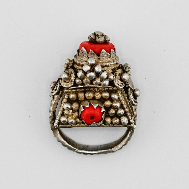 Vintage Middle Eastern Saudi Arabian Bedouin Rashaida Tribal Silver ...