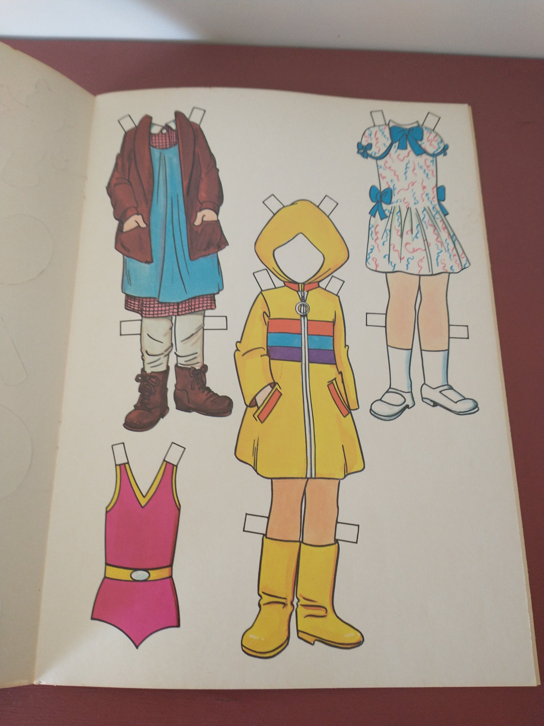 Annie Paper Doll Book UNCUT 1982 Paper Doll Book - Etsy