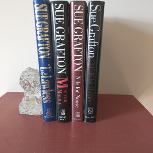 The Kinsey Millhone Series (the Alphabet Series) by Sue Grafton (CHOOSE ...