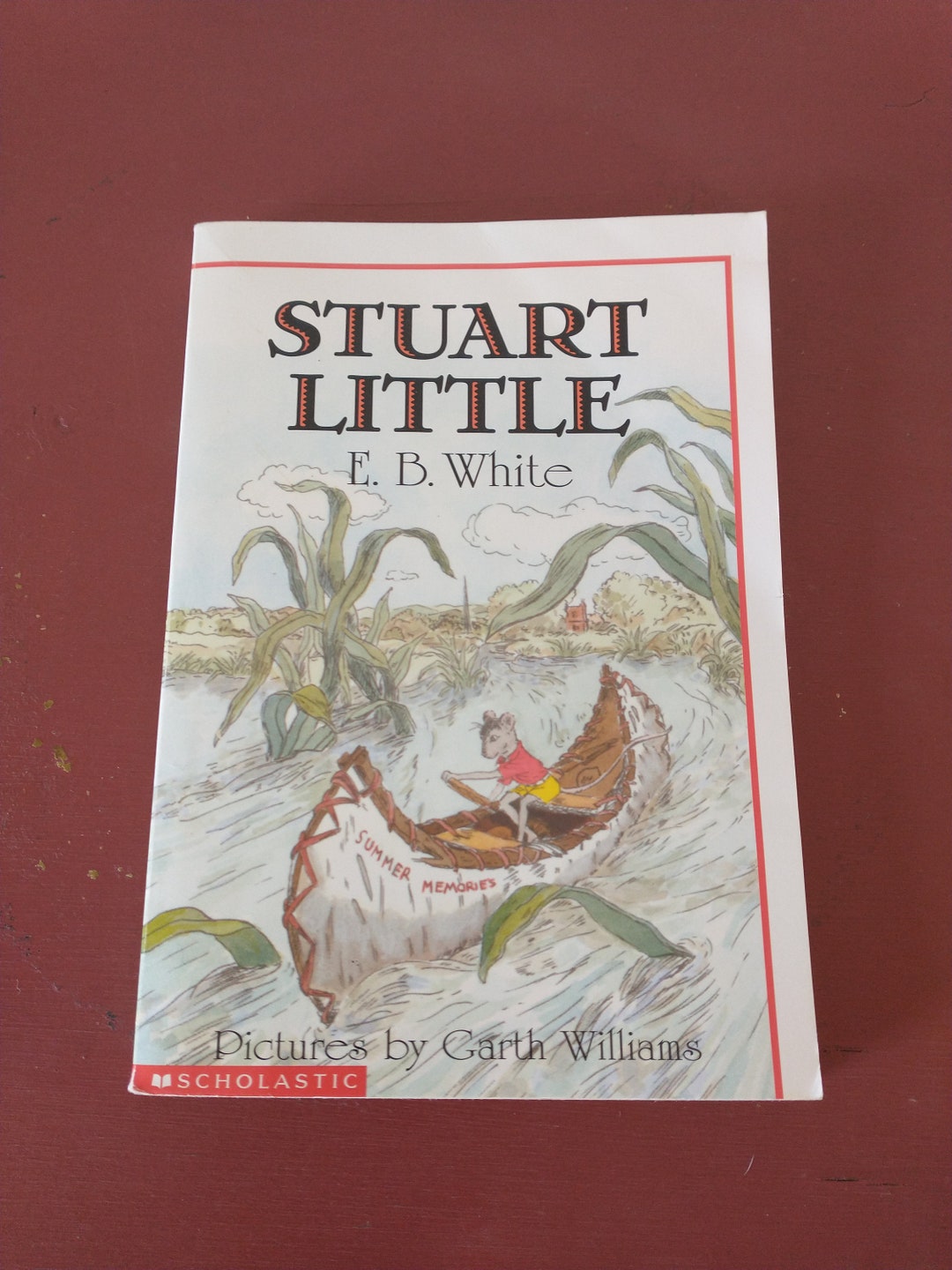 Stuart Little by E.B White, Illustrated by Garth Williams (1987 ...