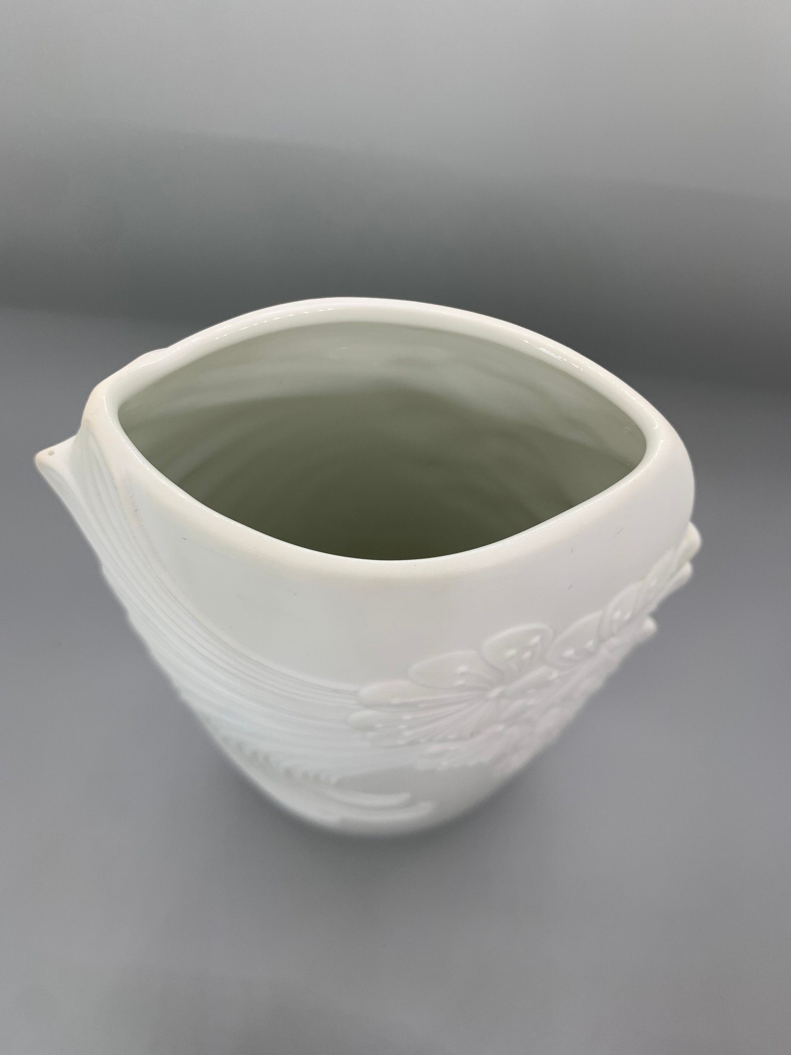 Vintage White Floral Kaiser Vase - Etsy