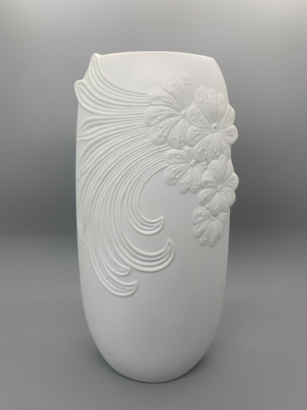 Vintage White Floral Kaiser Vase - Etsy
