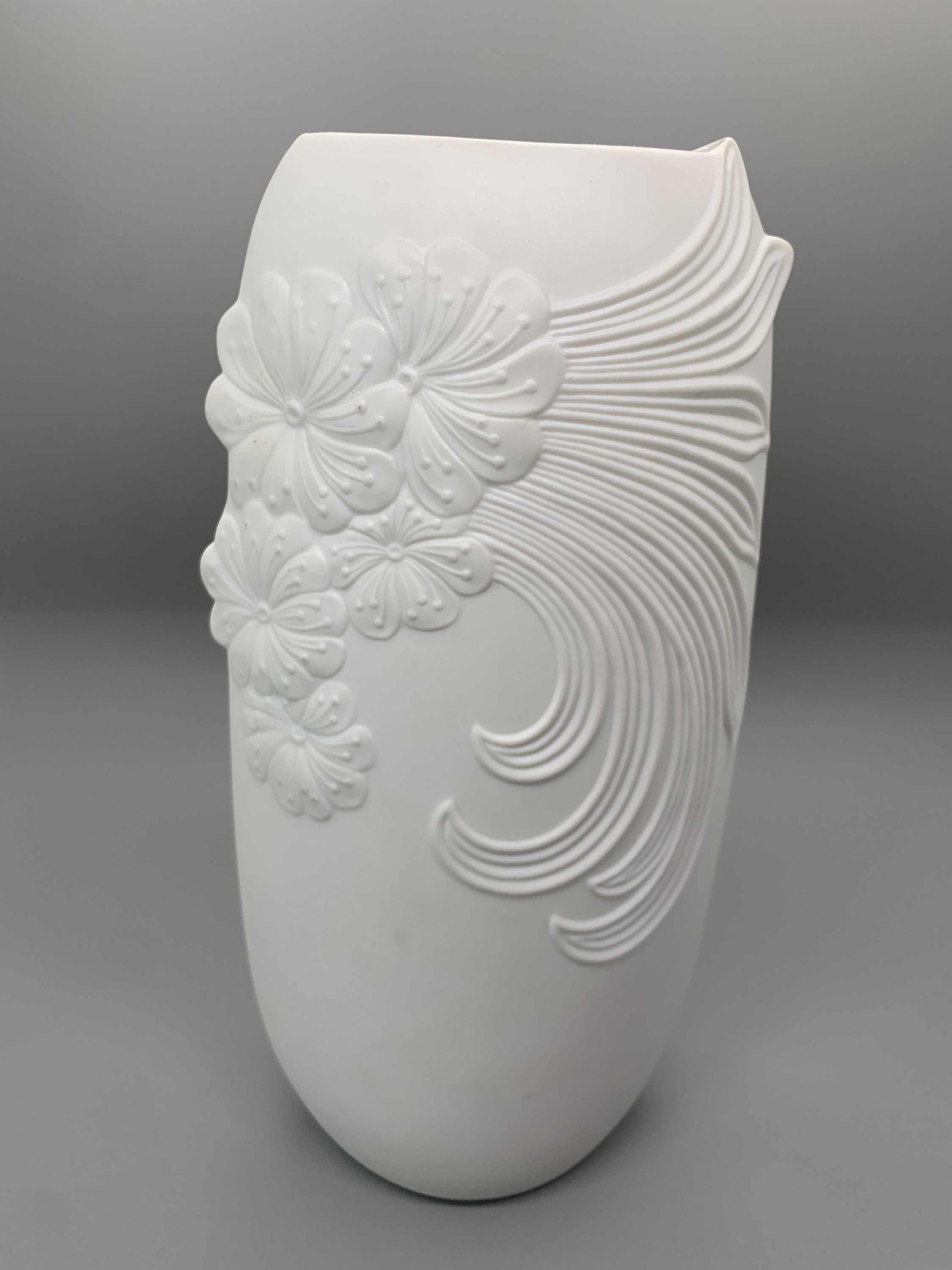 Vintage White Floral Kaiser Vase - Etsy