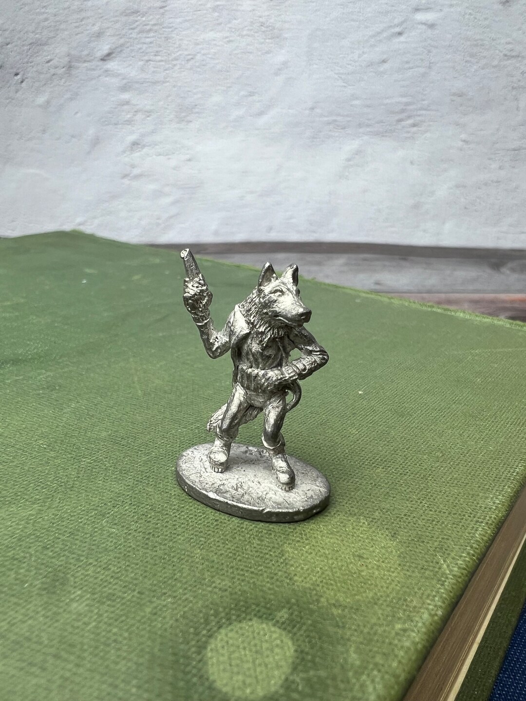 Unpainted Metal Miniature 1983 Grenadier Model T42 - Etsy