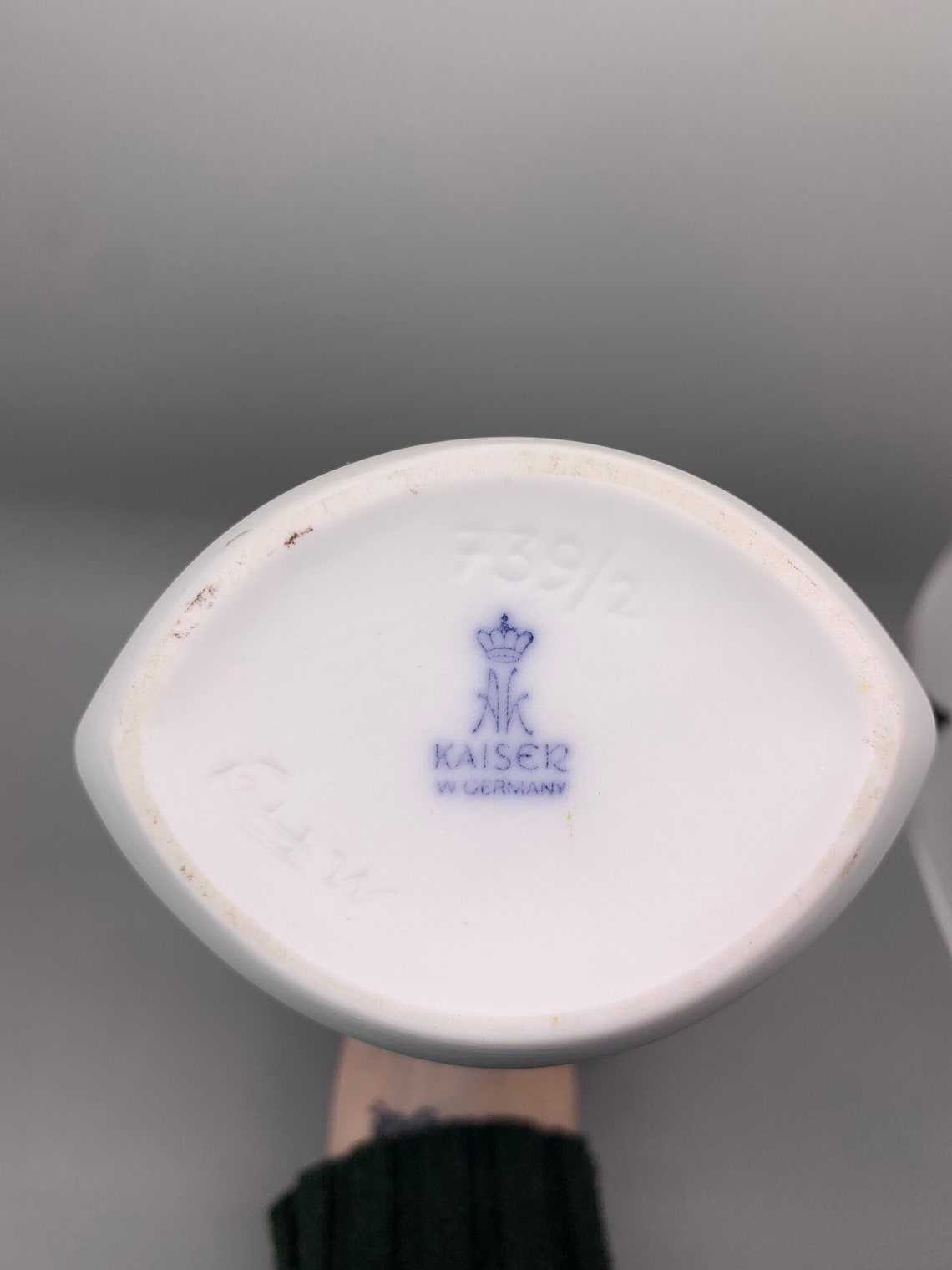 Vintage White Floral Kaiser Vase - Etsy