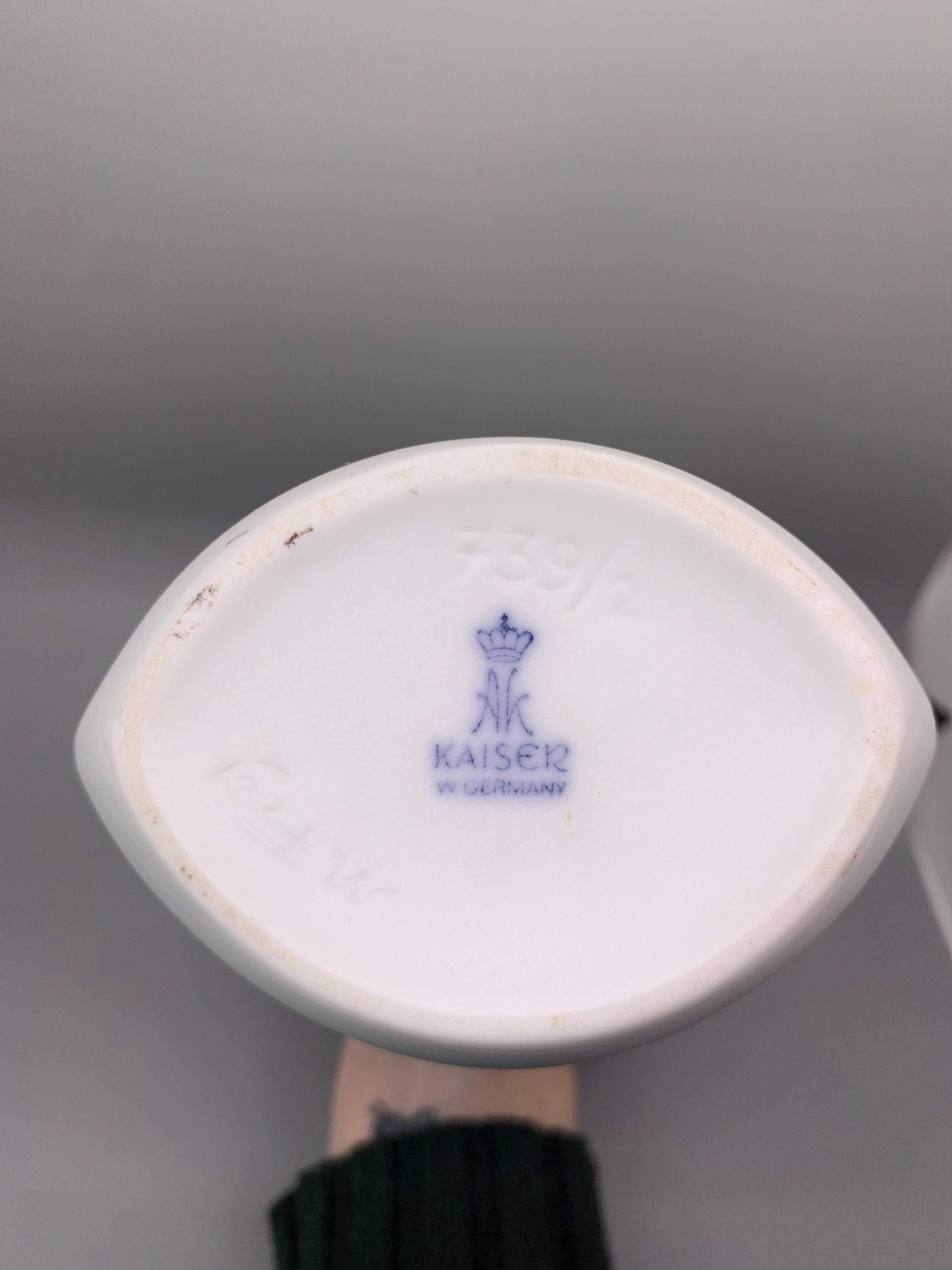 Vintage White Floral Kaiser Vase - Etsy