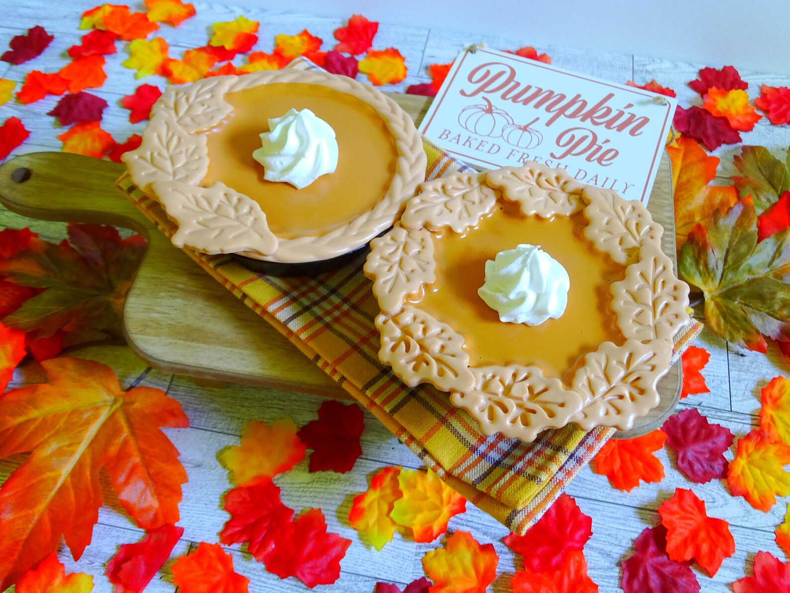 Fake Mini Pumpkin Pie | Fake Pumpkin Pie | Fall Center Piece | Fall ...