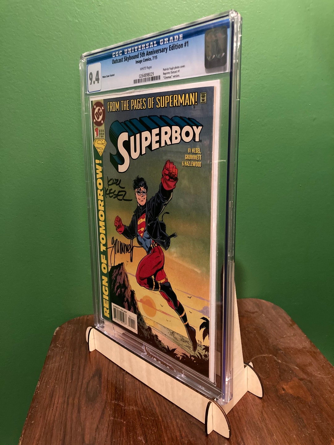 CGC Comic Book Stand - Simple Wood Display - Etsy