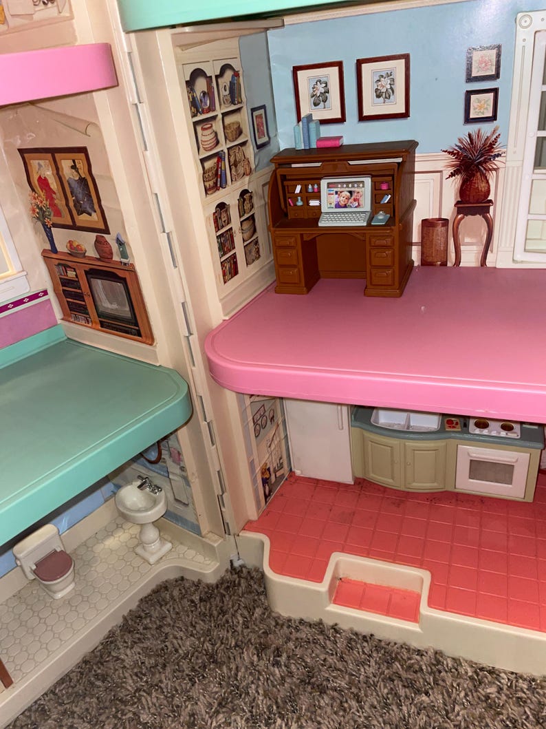 Fisher Price Townhouse Dollhouse Mansion. Lights and Sound Do Not Work ...