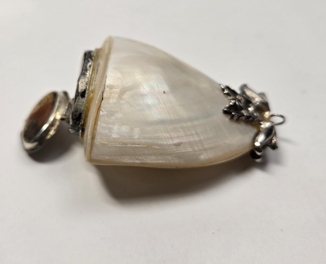Antique Mother of Pearl Shell Snuff Trinket Box Pendant Silvertone ...