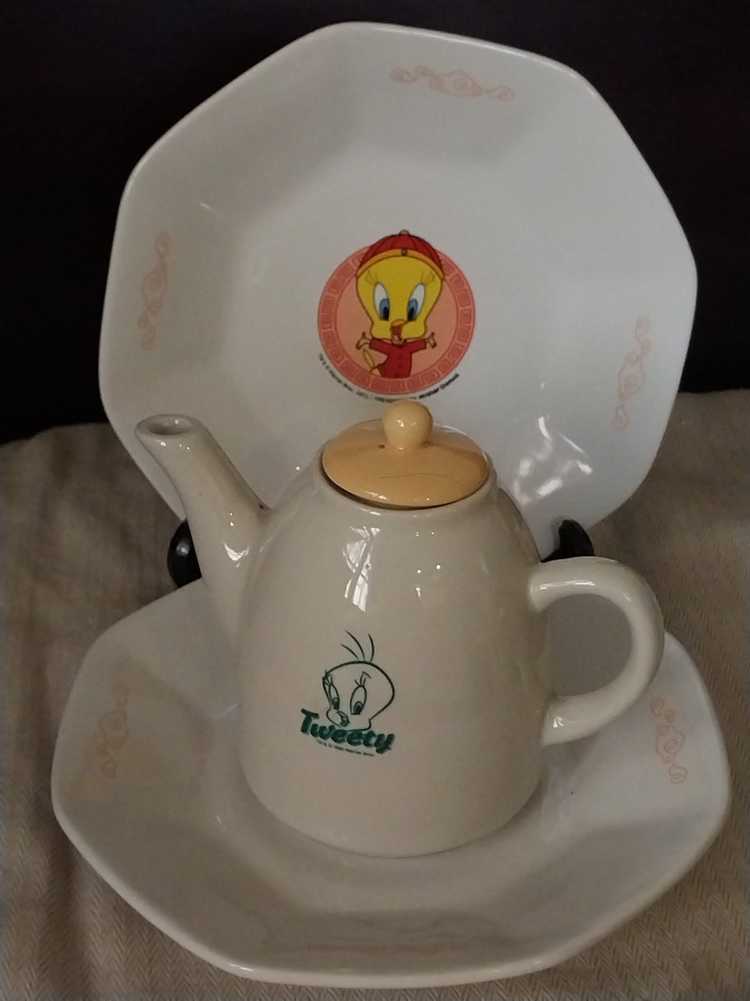 Three-set: Tweety Bird X Mister Donut Plates + 1999 Tea Pot; Vintage ...