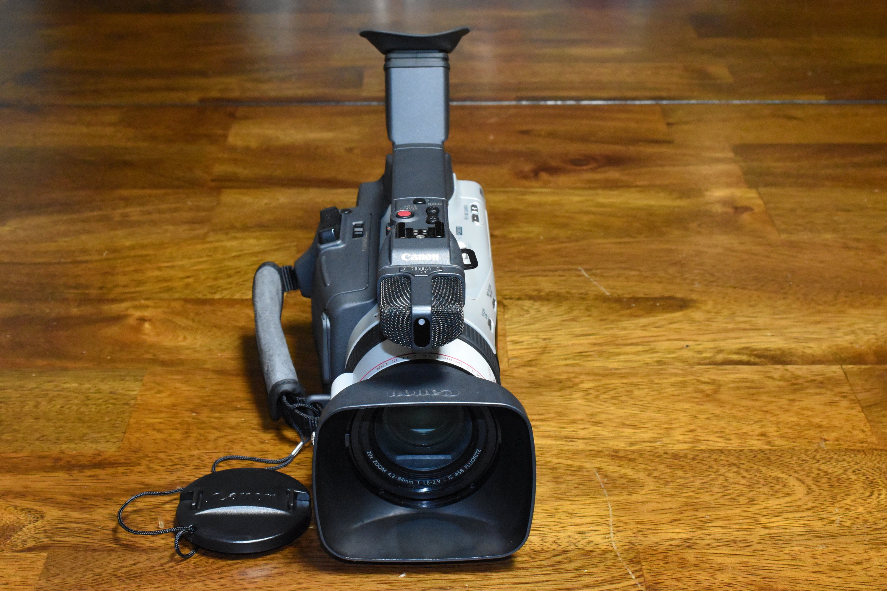 Canon DM-GL2 Professional Minidv 3CCD Digital Camcorder With Battery ...