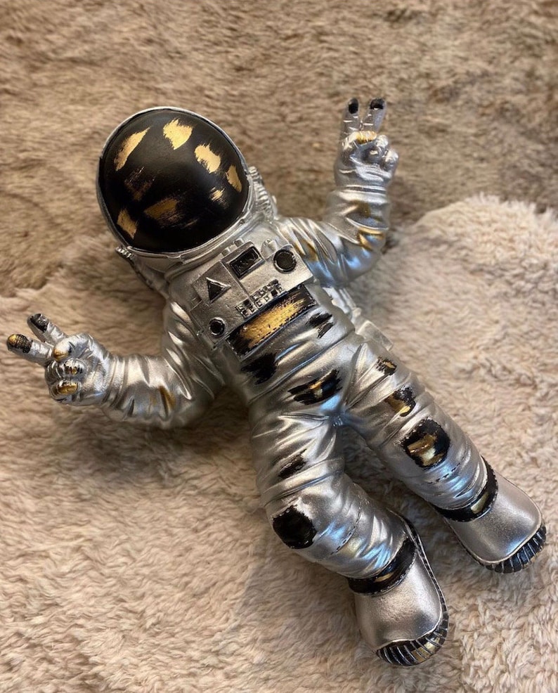 Bronze Astronaut Statue, Astronaut Sculpture, Spacewoman Figure ...