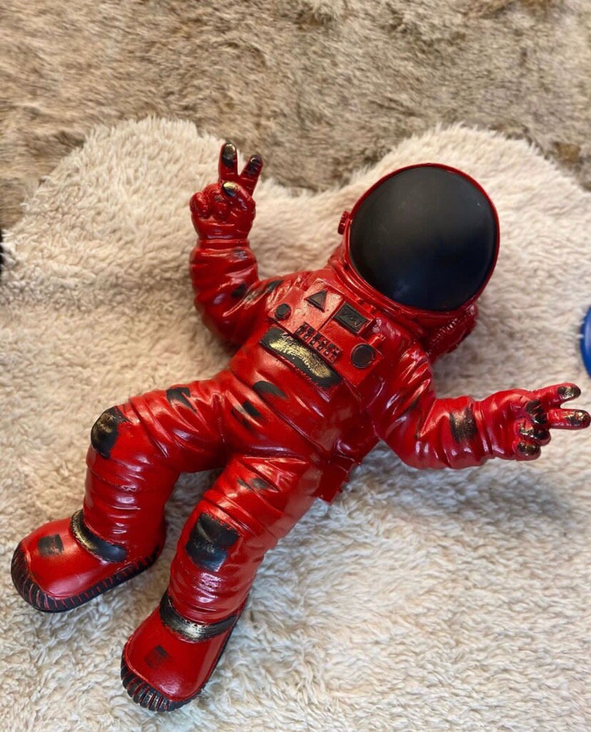 Bronze Astronaut Statue, Astronaut Sculpture, Spacewoman Figure ...