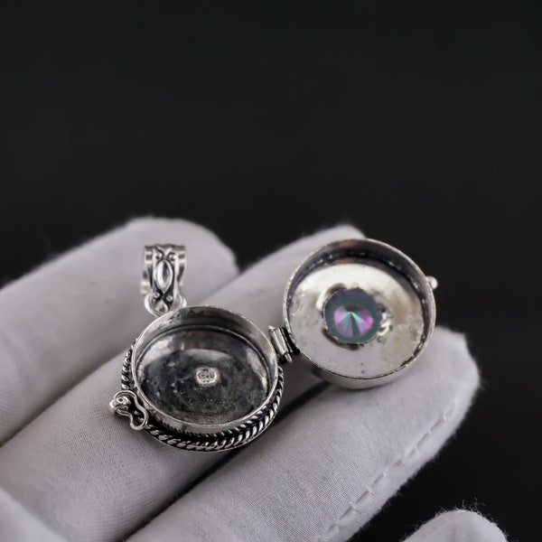 Gothic Locket - Etsy