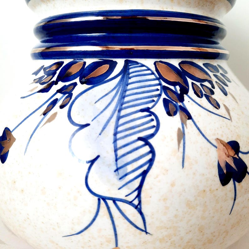 Vintage Blue White Porcelain Jar, Hand-painted Floral Patterns, Classic ...