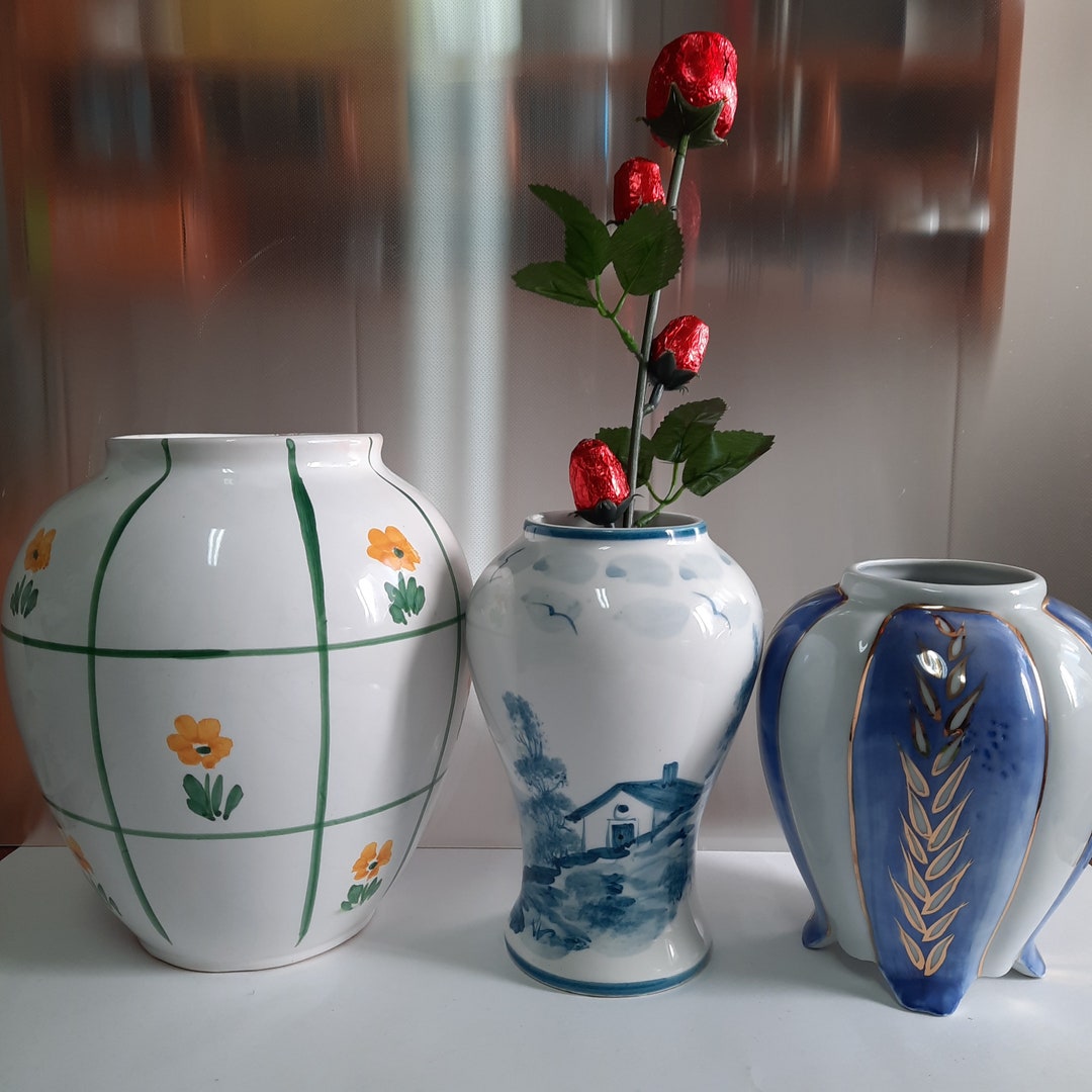 Vintage Porcelain Vase. A Vase for Flowers. Decorative Vase With Legs ...