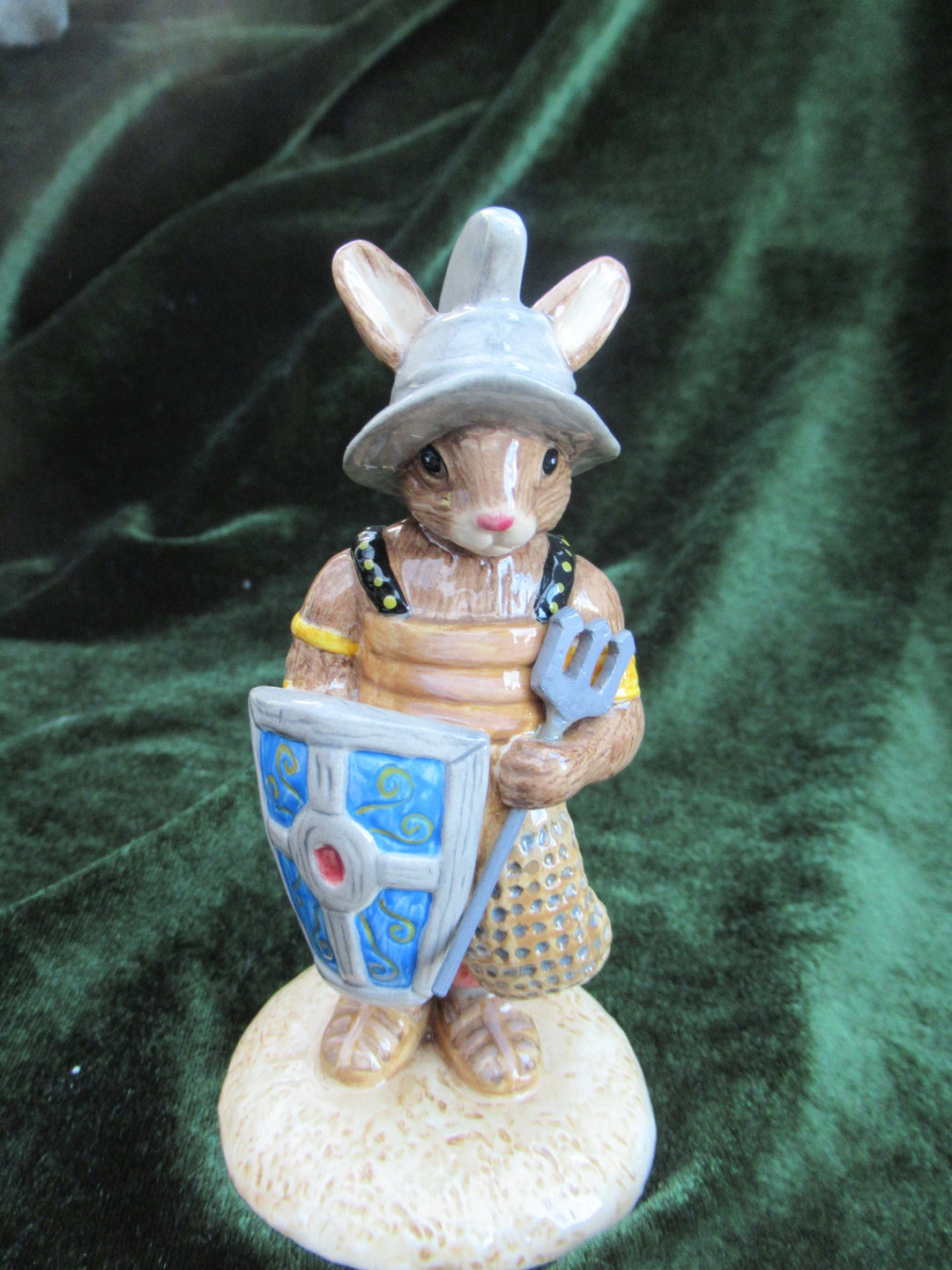 Vintage Gladiator Bunnykins Figurine Highly Collectable Royal Doulton ...