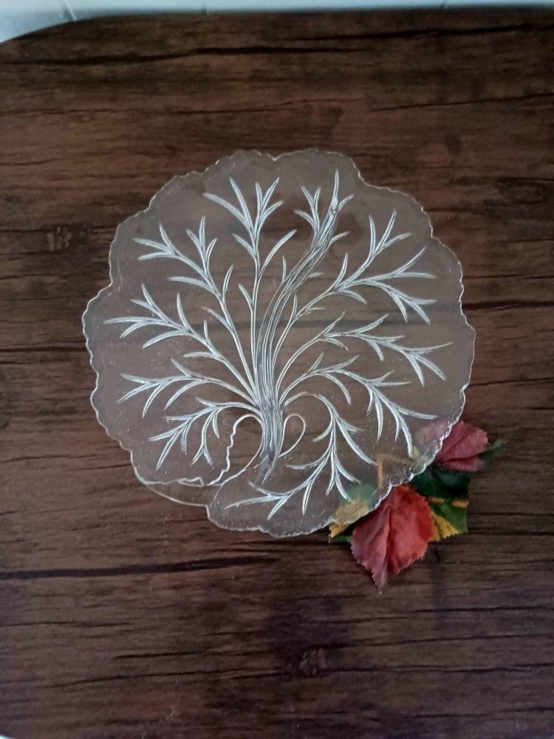 Vintage 1970s Indiana Glass Pebble Leaf Shaped Clear Glass 10" Tray ...