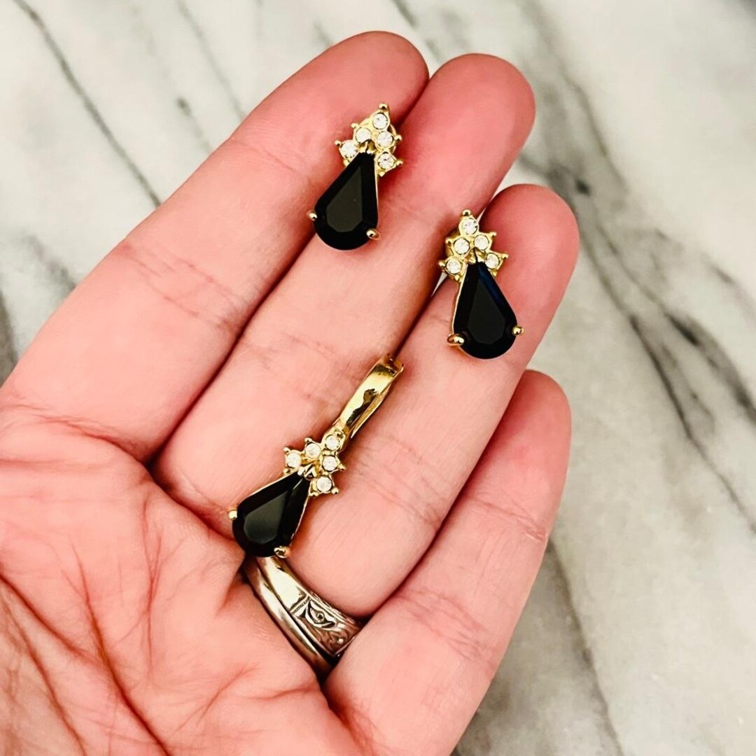 Vintage Roman Pear Shaped Black Onyx Jewelry Set Pendant and Stud ...