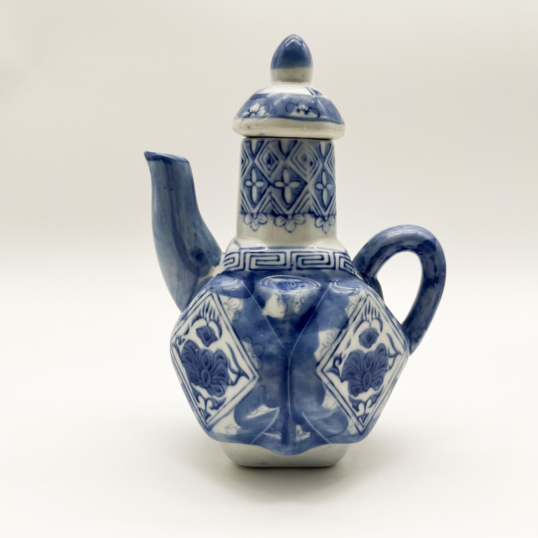 Vintage Fan Fong Decorative Teapot Chinese Blue and White Porcelain ...