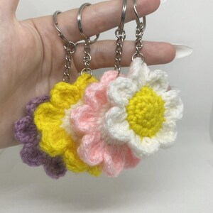 Crocheted Flower Keychain, Amigurumi Flower Keychain, Daisy Purse ...