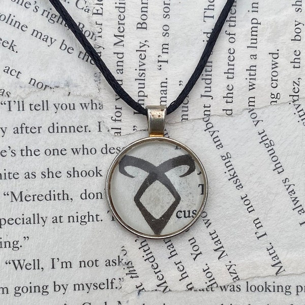 Book Page Necklace - Etsy