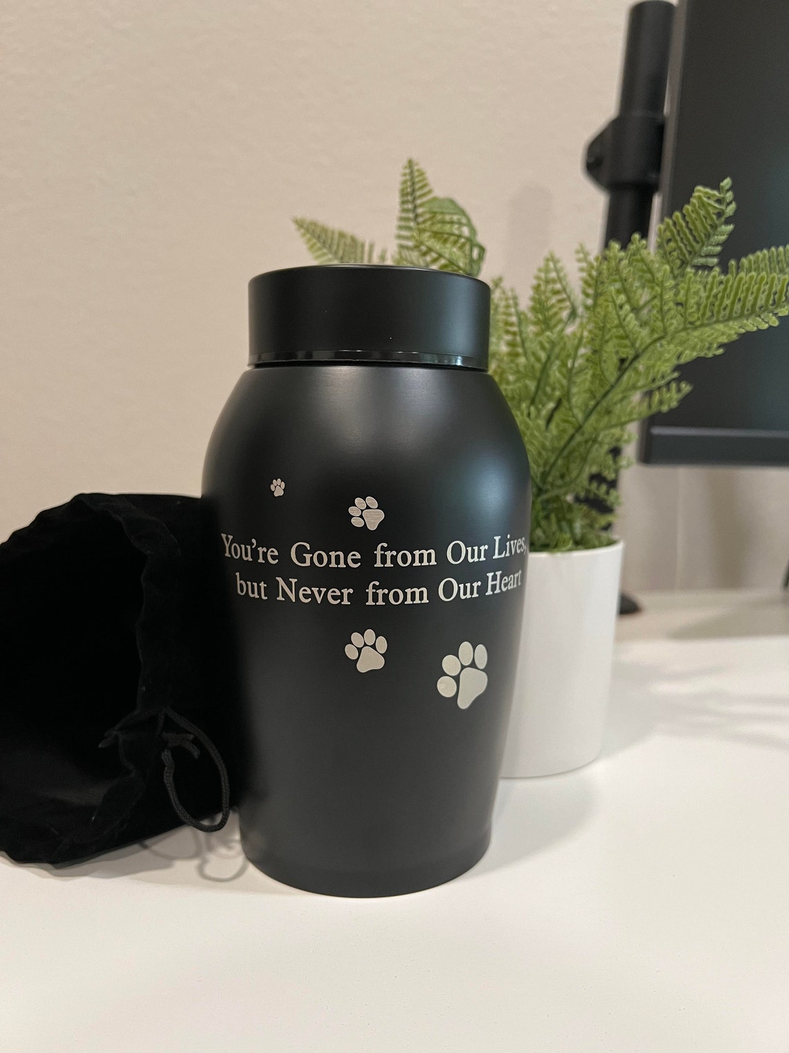 Memorial Funeral Cremation Urn for Cats and Dogs Ashes, Paws Engraved ...