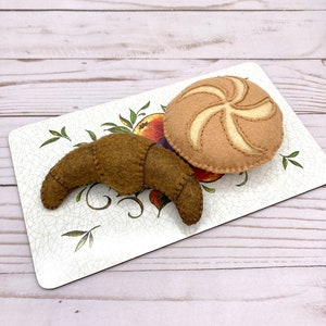 Felt Bread Roll | Felt Dinner Roll | Handmade Felt Bread Roll | Felt ...