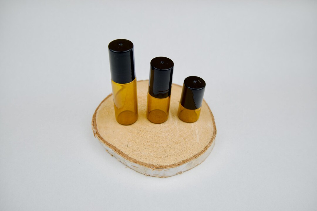 Artisan Perfume Oil Sample Collection – Vetiver, Seashell, Thuja Wood ...
