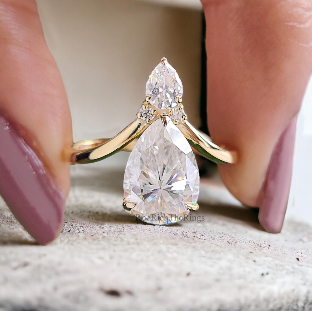 Teardrop Shape Upside Down Ring 1.90 CT Pear Cut Colorless Moissanite ...