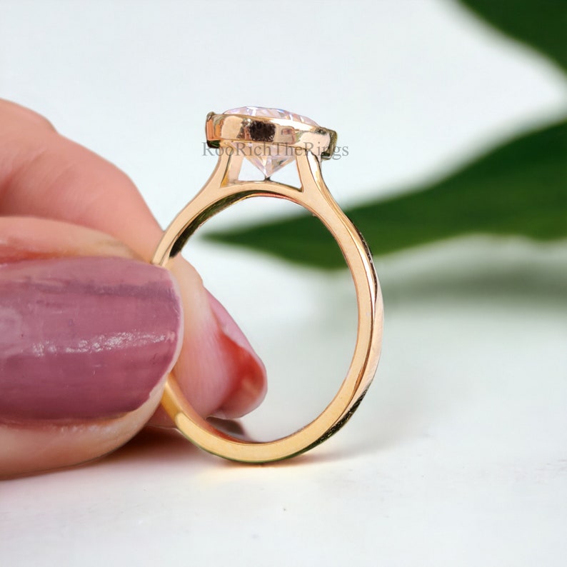 Oval Moissanite Ring, Solitaire Moissanite Engagement Ring, Bridesmaid ...