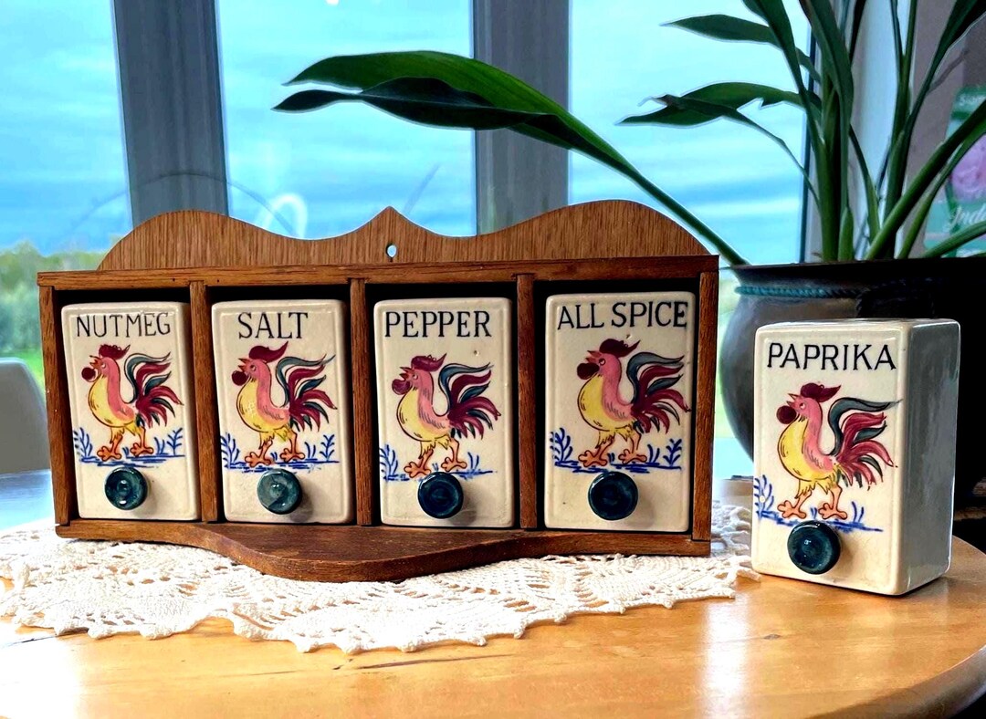 Vintage 1950s Wooden Spice Rack With Rooster Ceramic Shakers – Set of 5 ...