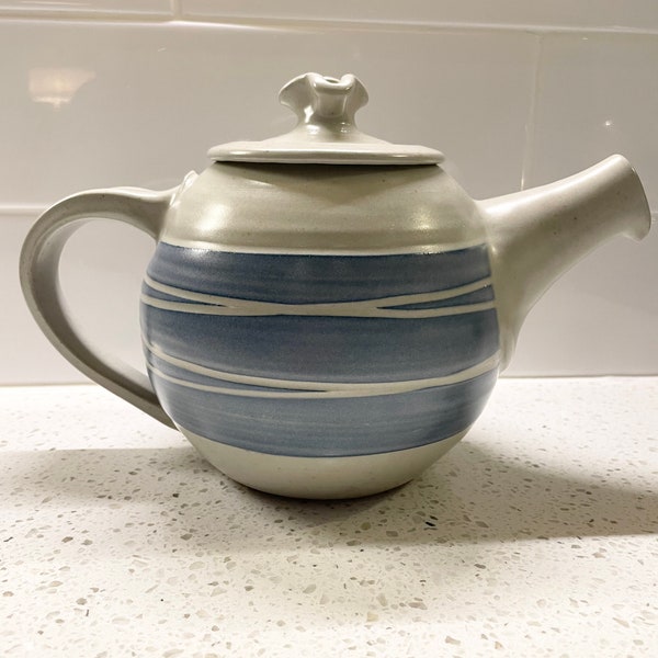 Strawberry Hill Pottery - Etsy Canada