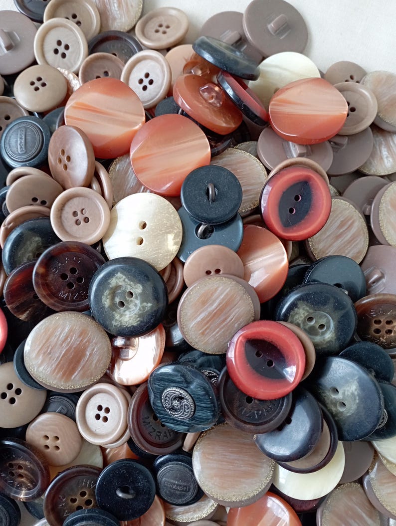 100psc-350 Psc Mixed Sizes and Color Buttons, Lot of Various Buttons ...