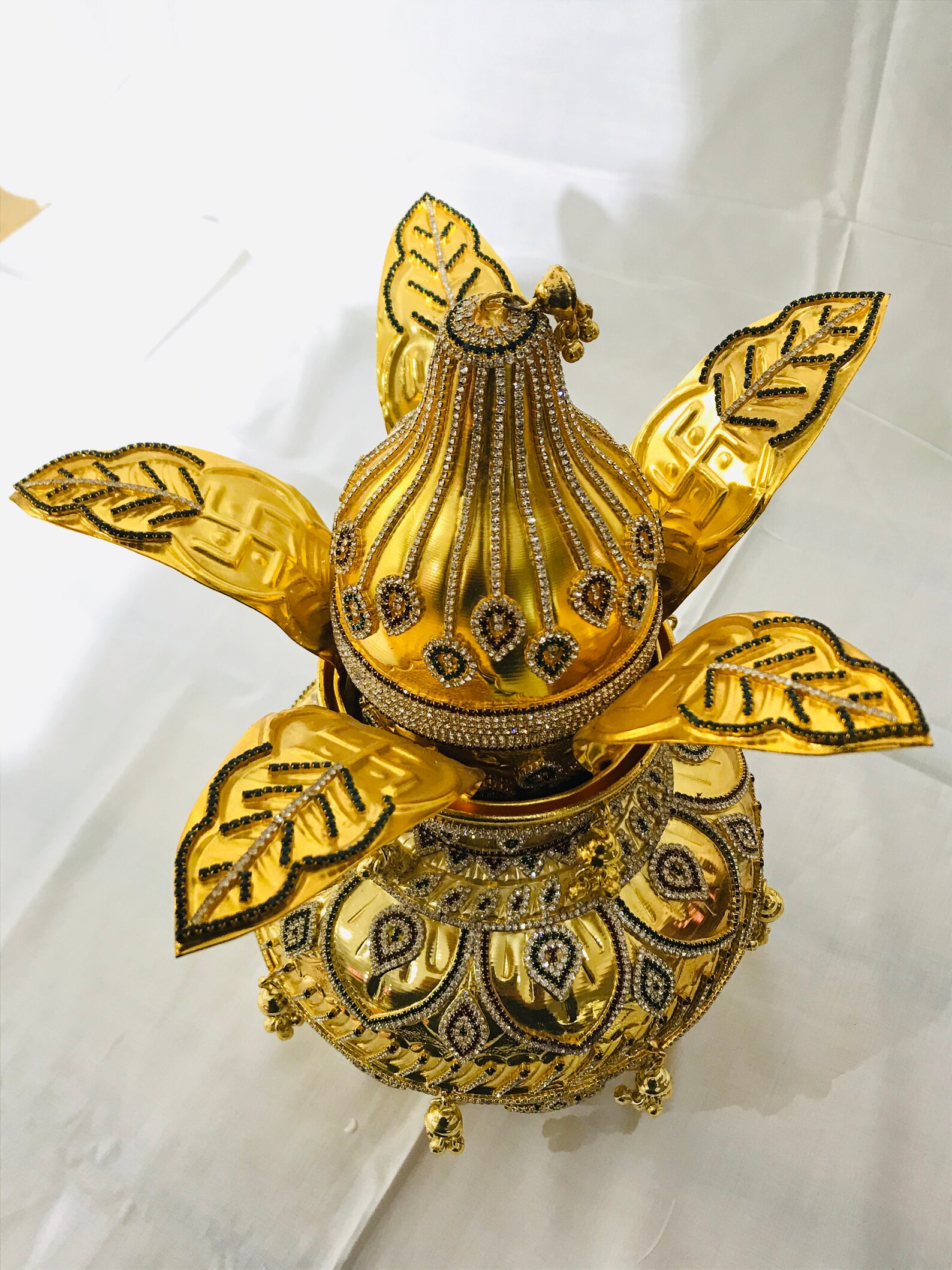 German Kalash With Metalic Leaves,ashtalakshmi Mangal Kalash With Panch ...